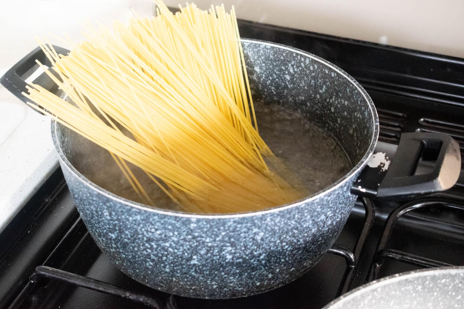 Easy Creamy Carbonara Recipe | Step by step | Hint Of Helen